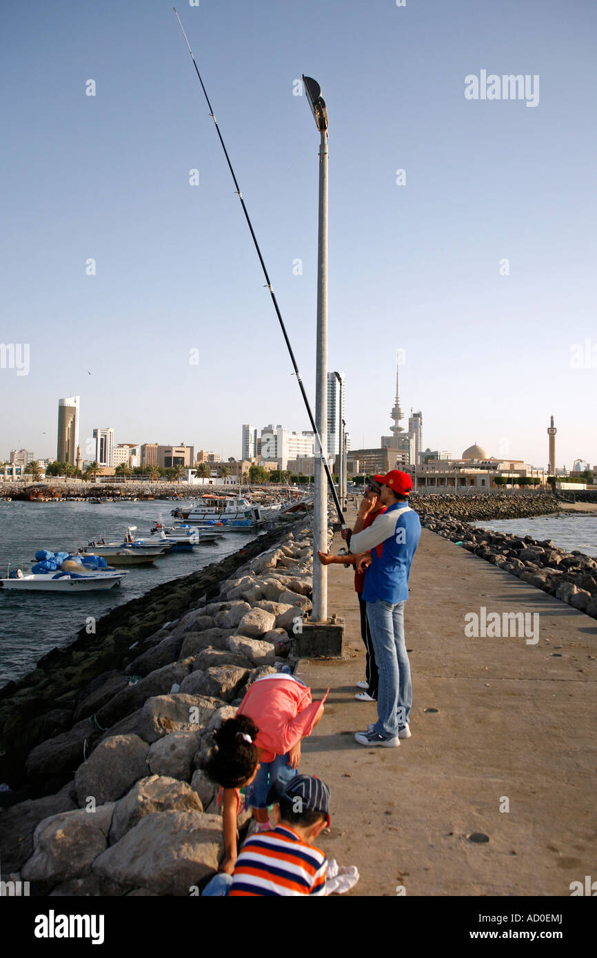 Kuwait city kuwait fishing harbour hi-res stock photography and images ...