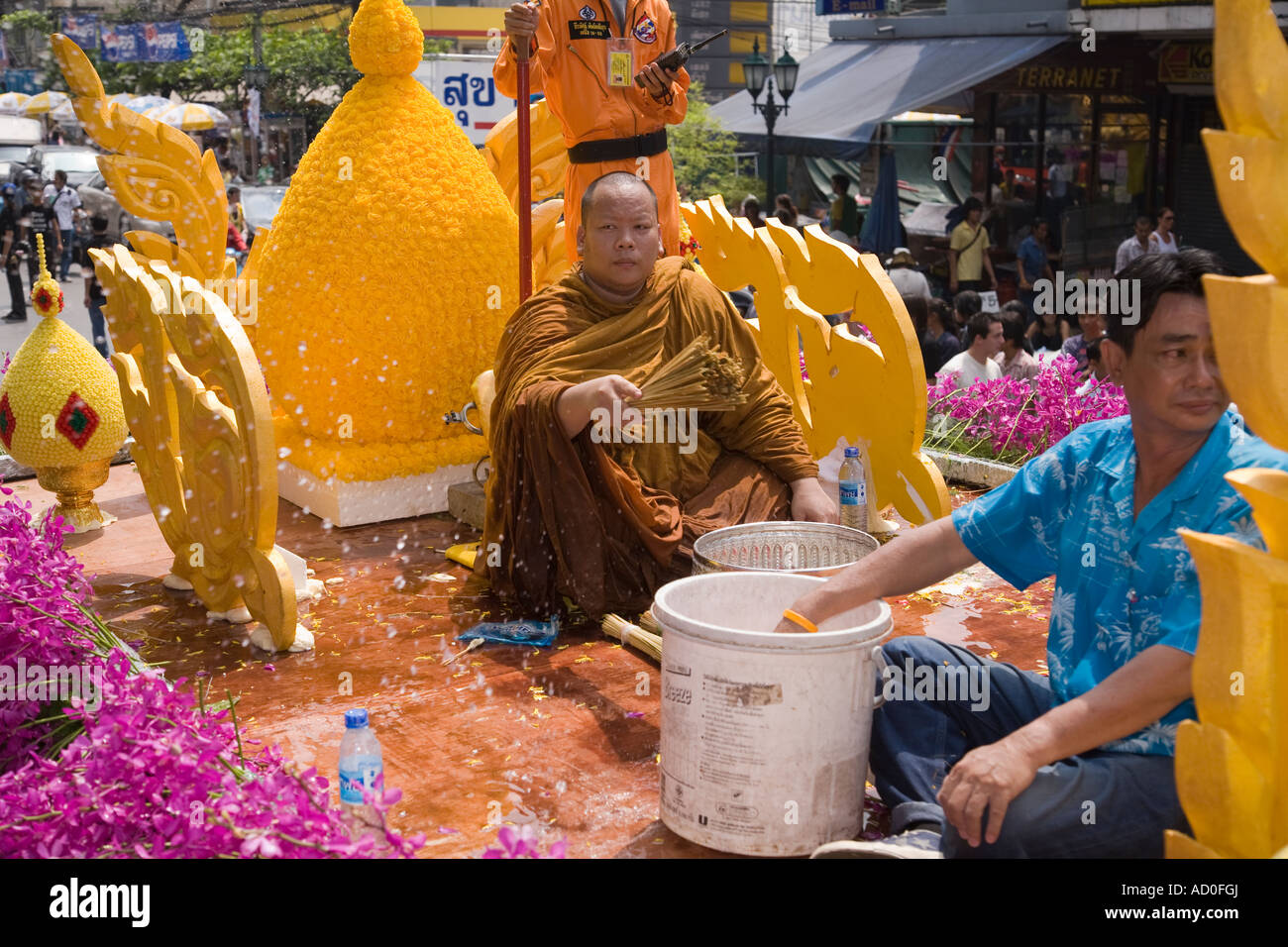 Thailand bangkok songkran parade float hi-res stock photography and ...