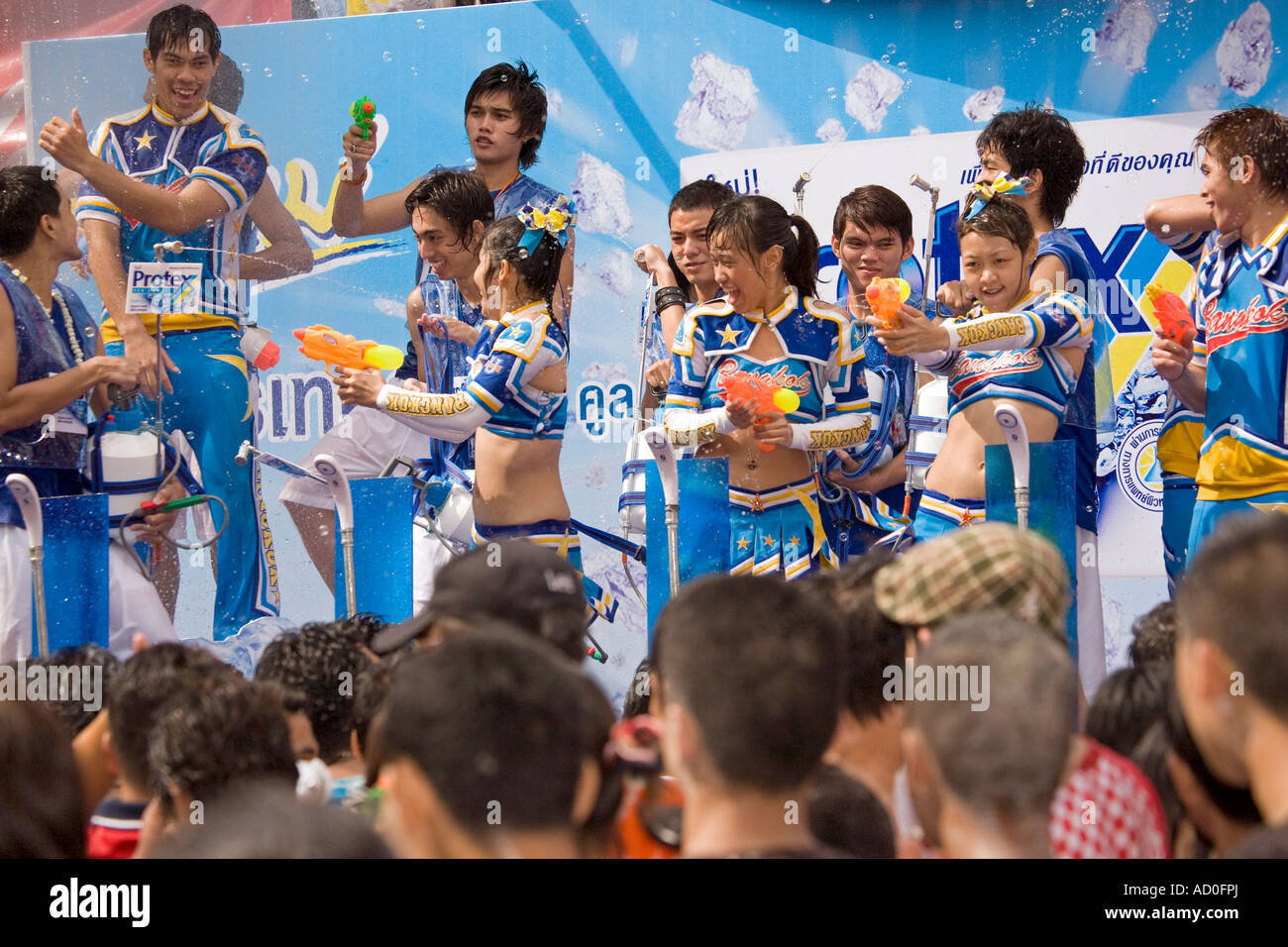 Songkran festival dance hi-res stock photography and images - Alamy