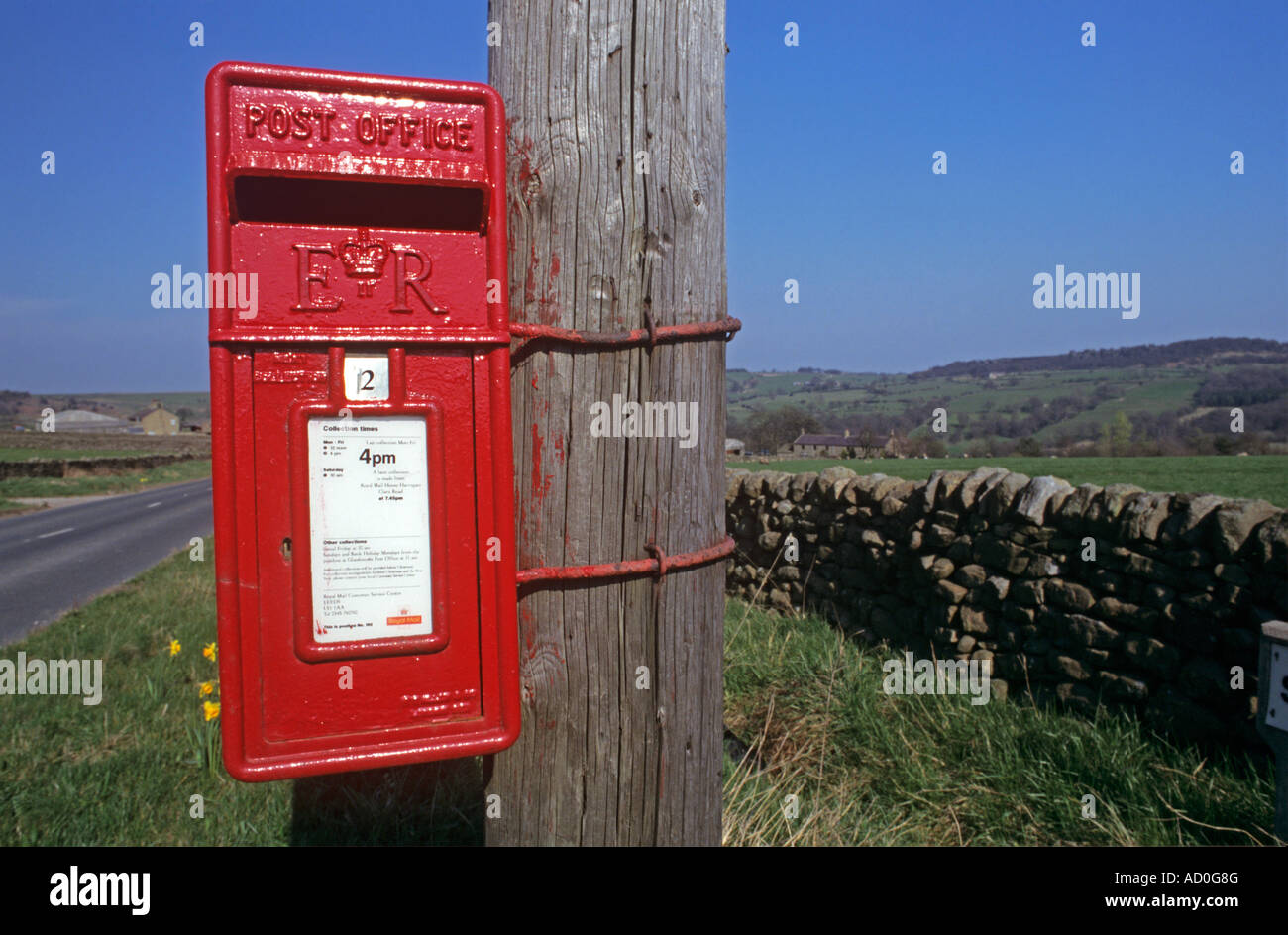 Rural letterbox hi-res stock photography and images - Alamy
