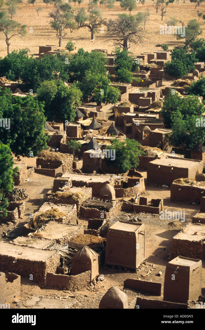 Dogon tribe hi-res stock photography and images - Alamy