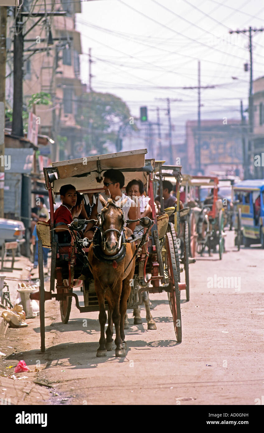 Kalesa Manila Philippines Stock Photo - Alamy