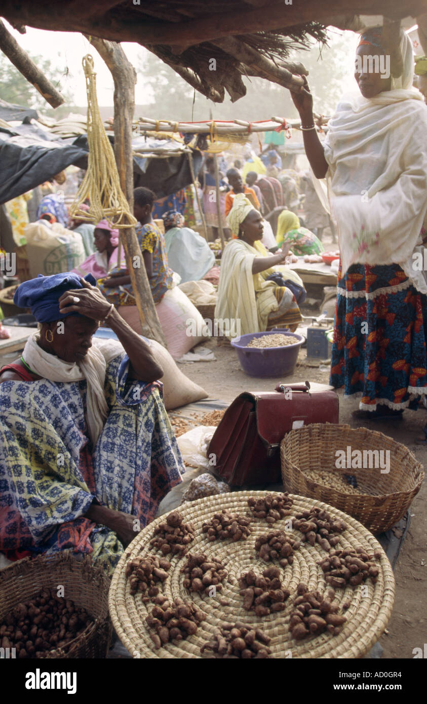 Busy monday hi-res stock photography and images - Alamy