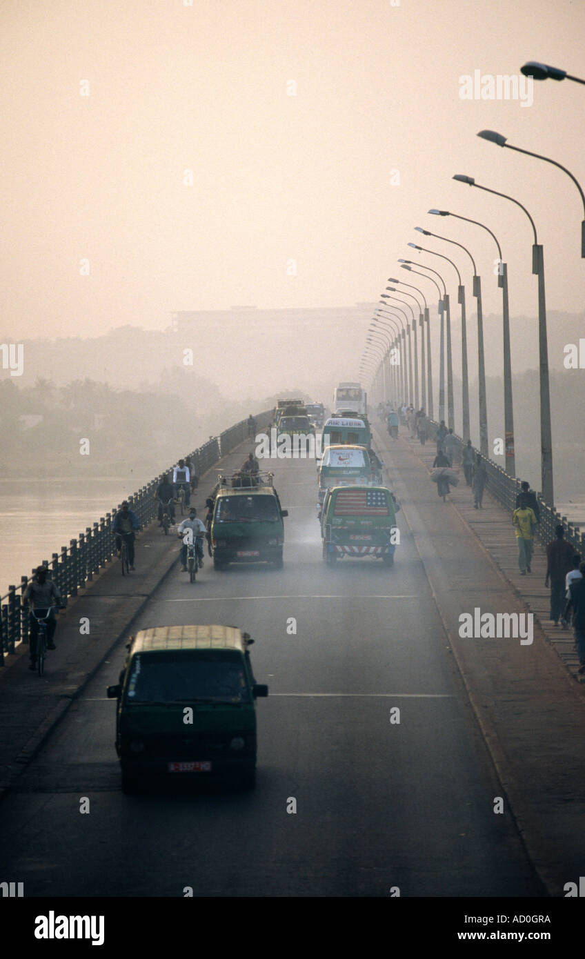 Bridge crossing over the NIger River, Bamako MALI Stock Photo - Alamy