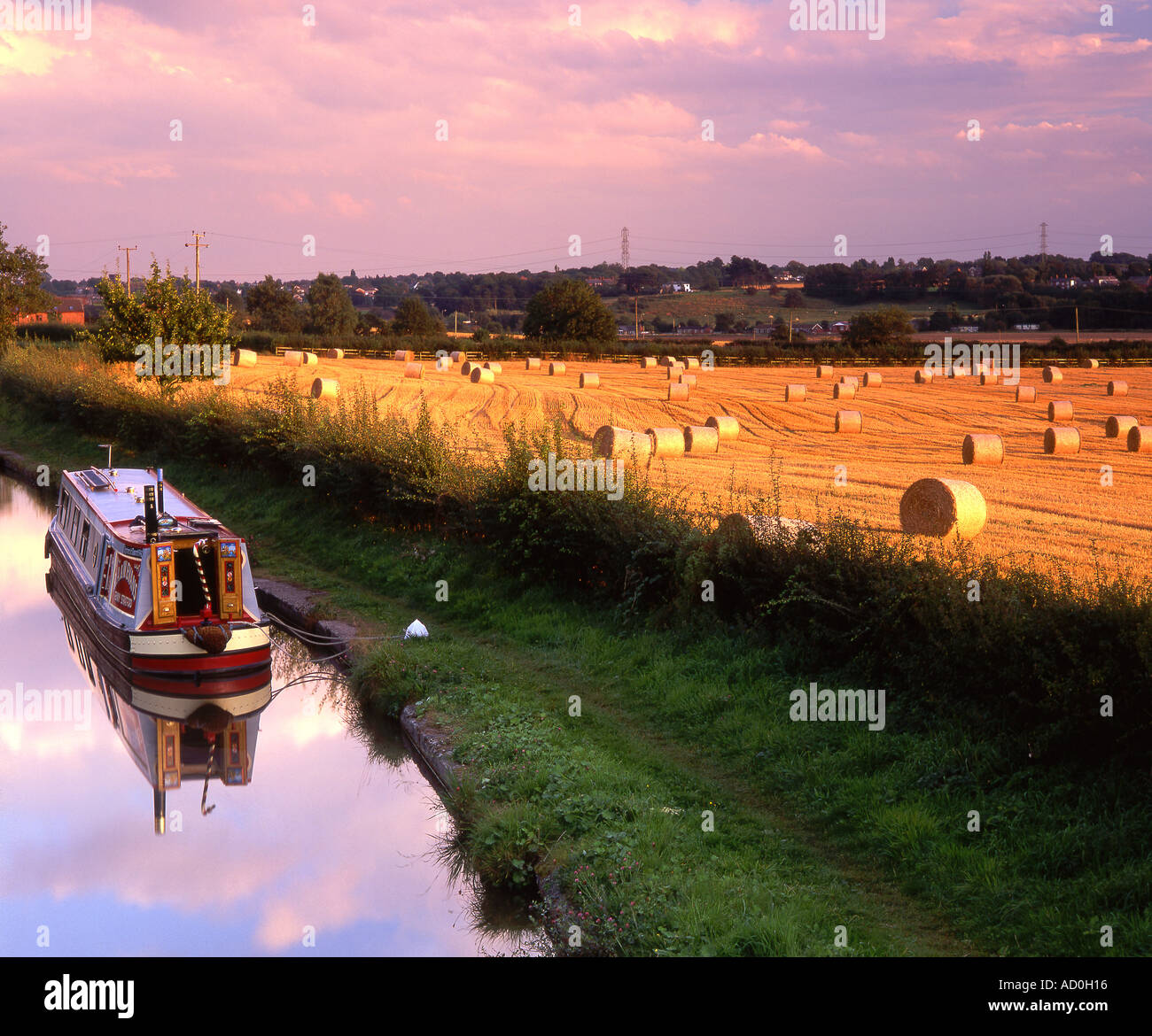 Acton bridge hi-res stock photography and images - Alamy