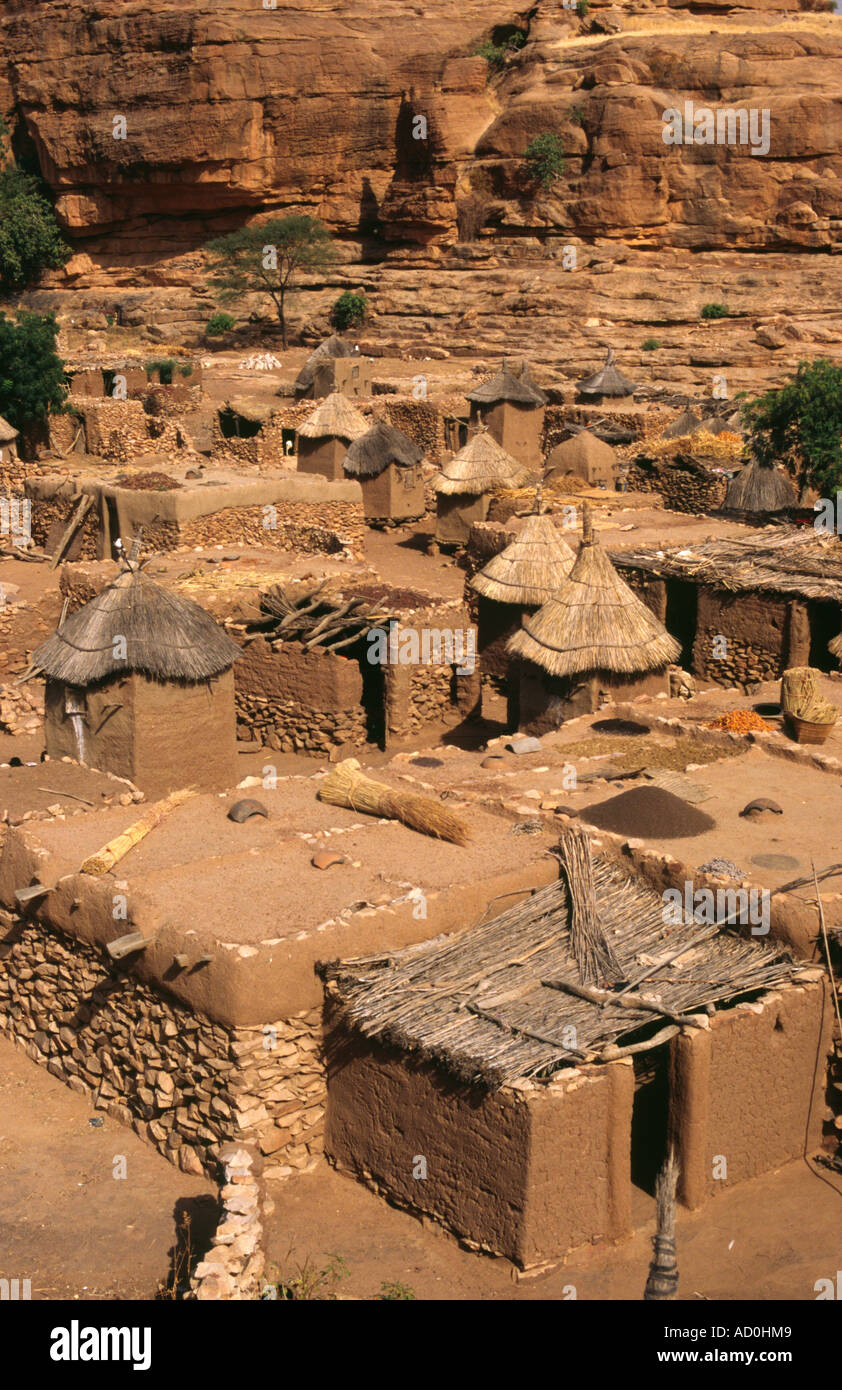 Mali adobe dogon hi-res stock photography and images - Alamy