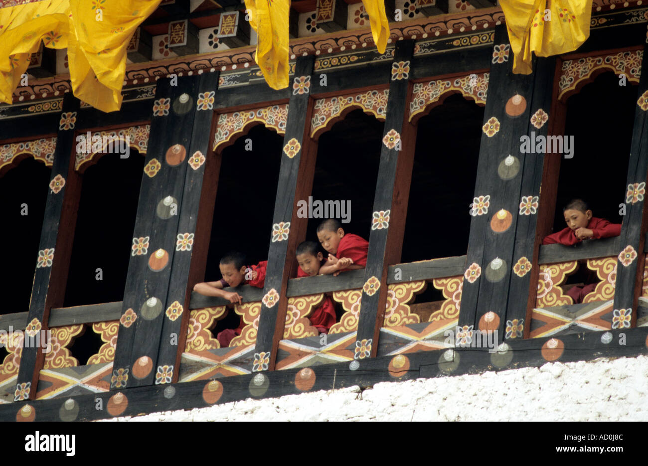 Buddhist monks in audience hi-res stock photography and images - Alamy