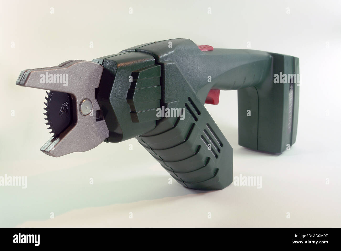 Tree limb cutter hi-res stock photography and images - Alamy