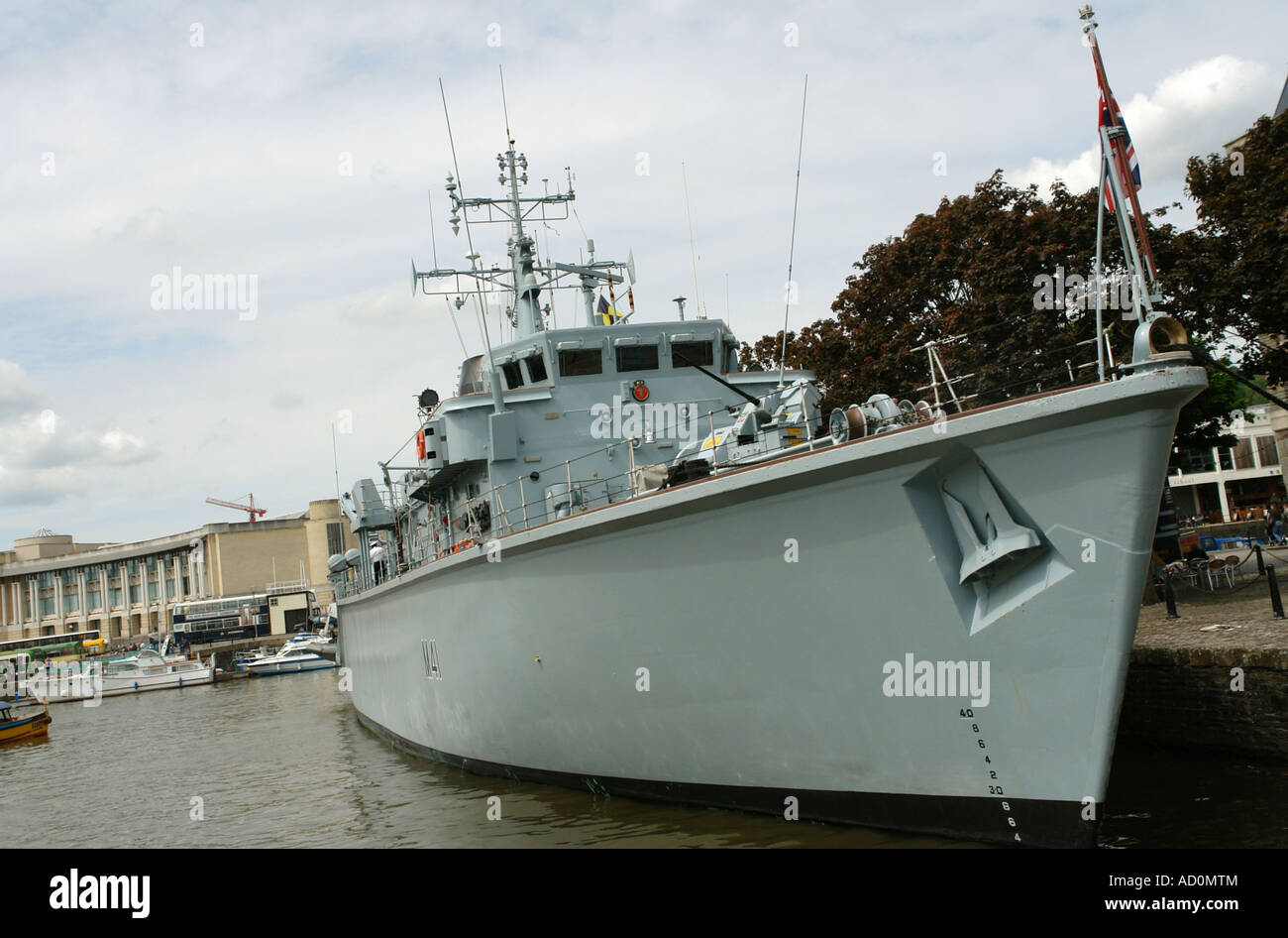 Hunt class minesweeper hi-res stock photography and images - Alamy