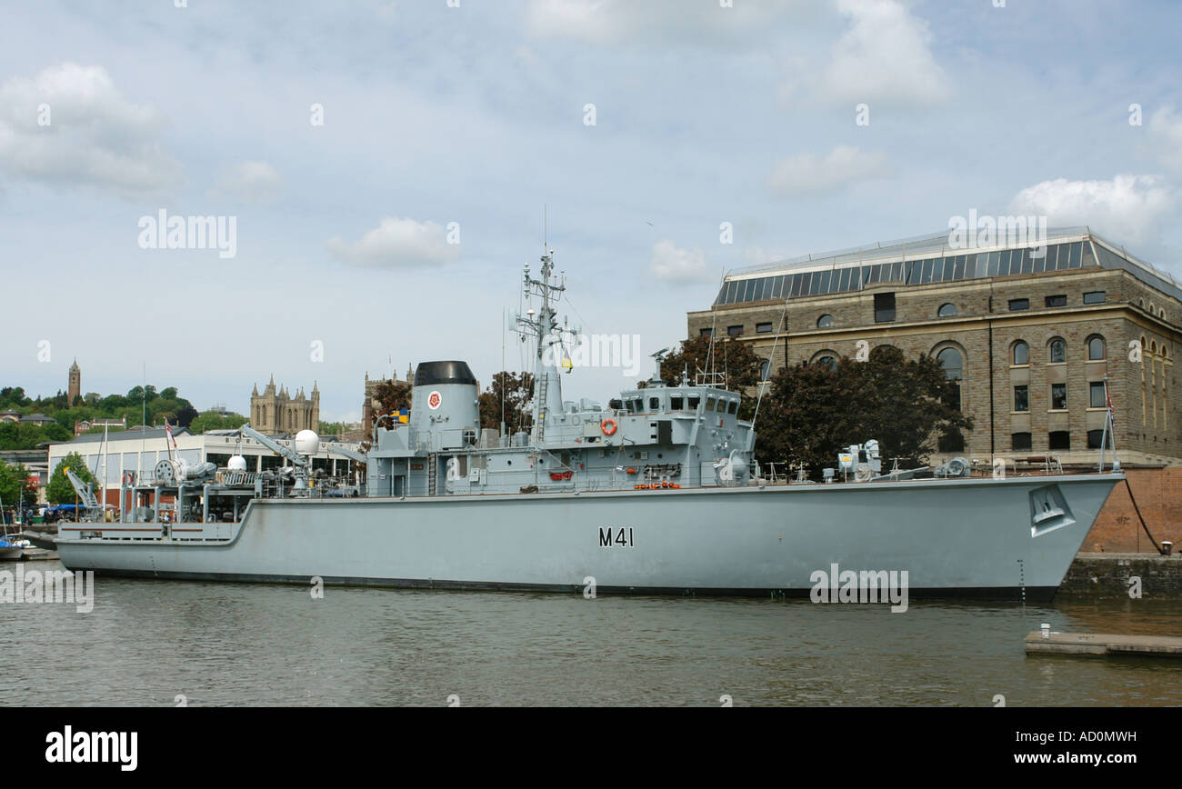 Hunt class minesweeper hi-res stock photography and images - Alamy