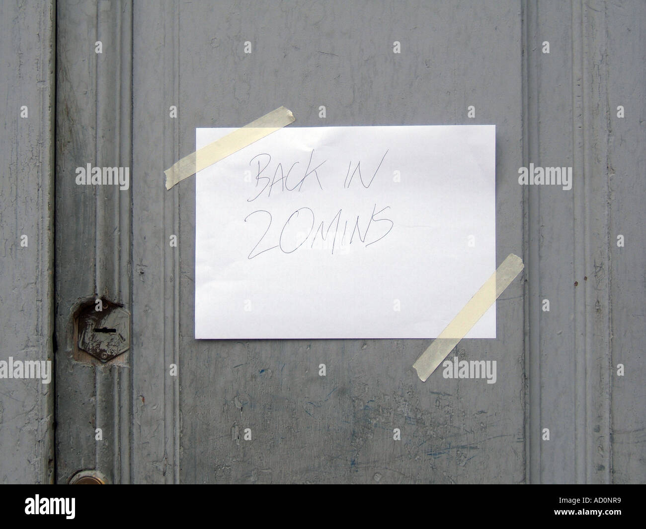 Lunch break notice paper hi-res stock photography and images - Alamy