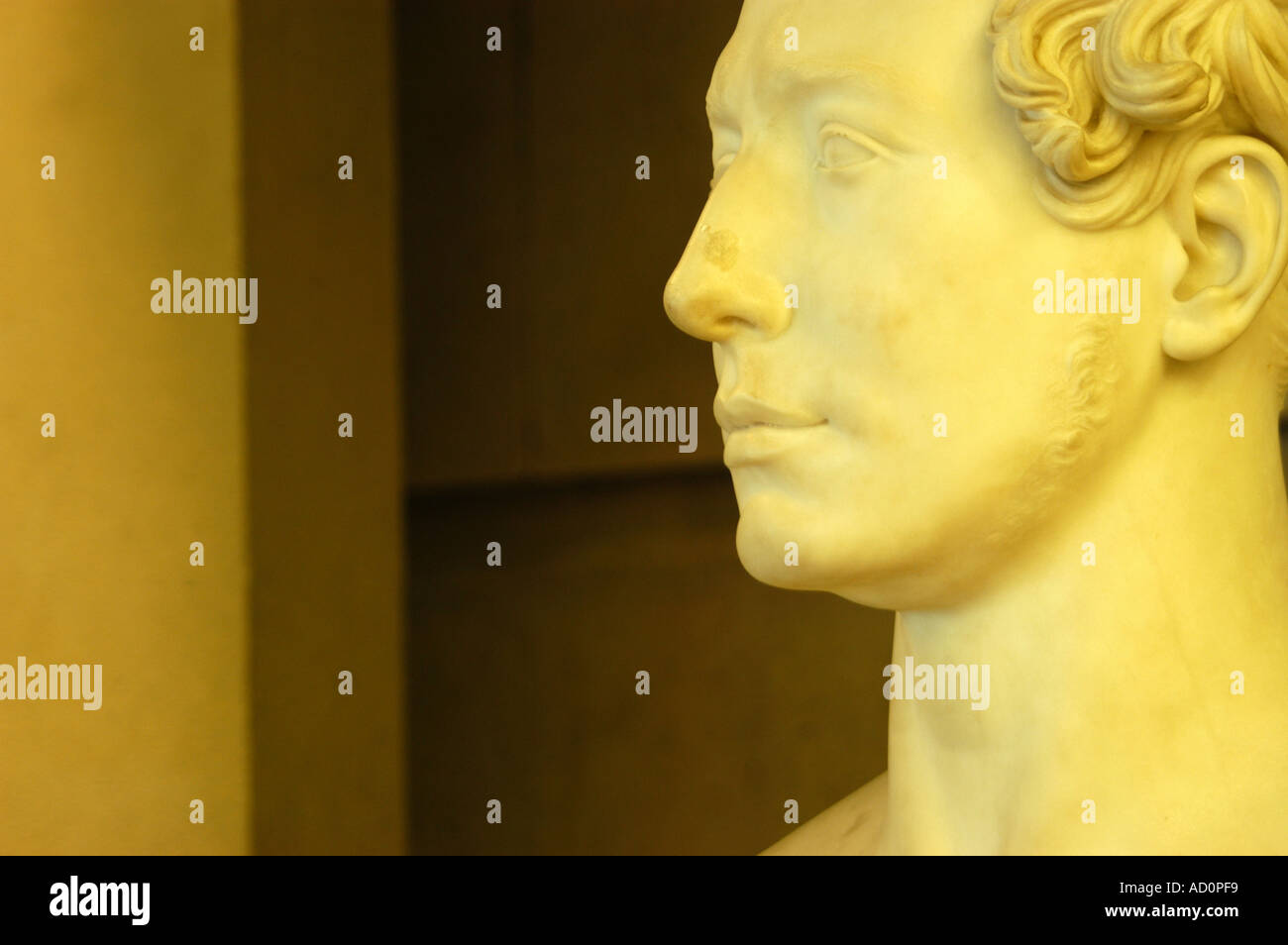 Strong man sculpture hi-res stock photography and images - Alamy