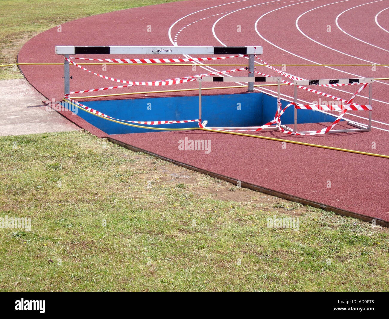 Dangerous steeple chase hi-res stock photography and images - Alamy