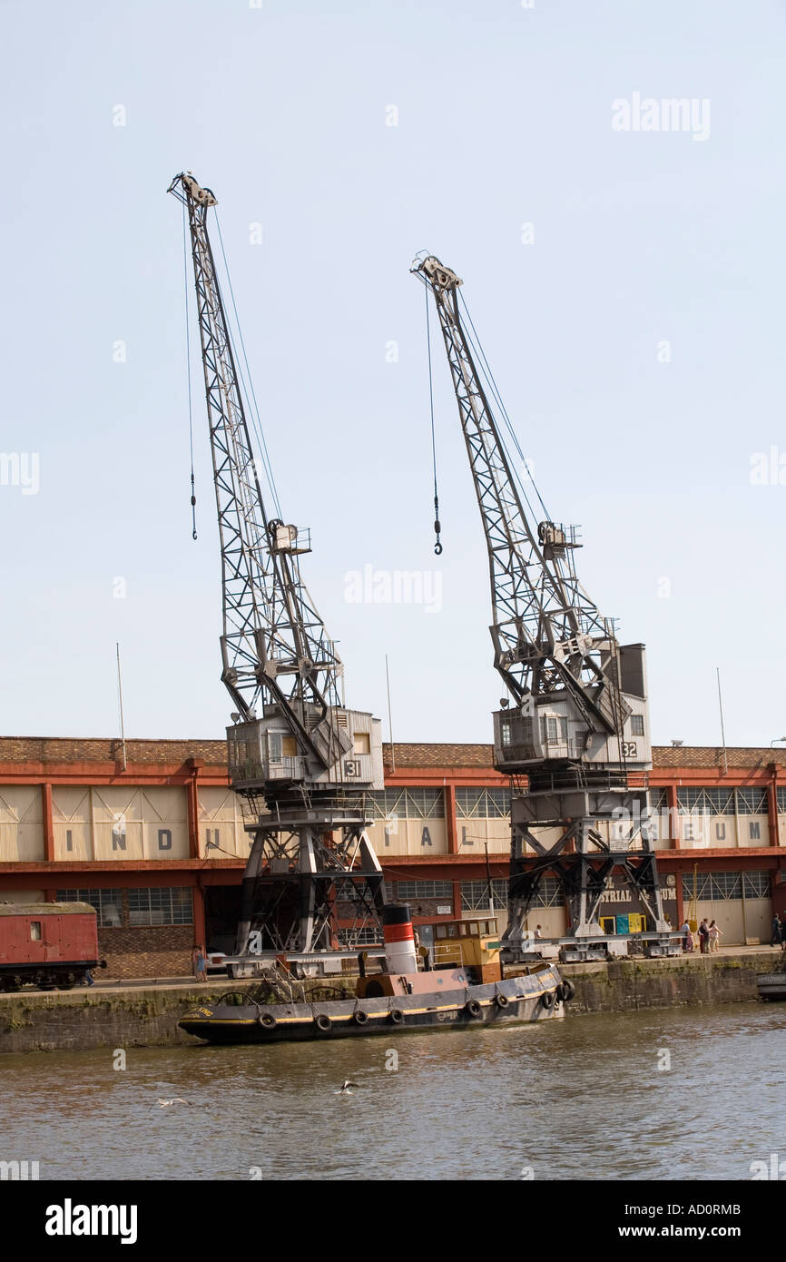 Electric motor cranes hi-res stock photography and images - Alamy