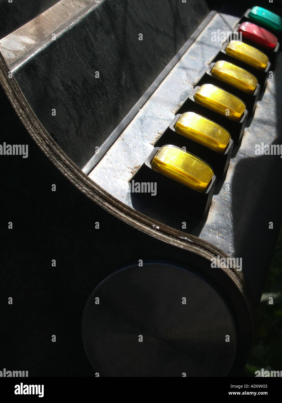 old arcade fruit machine Stock Photo - Alamy