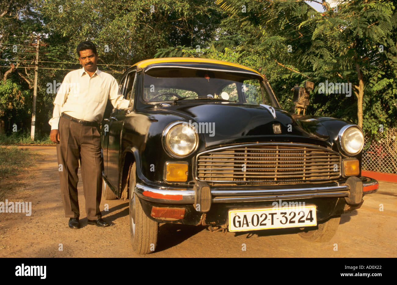 Goa taxi hi-res stock photography and images - Alamy