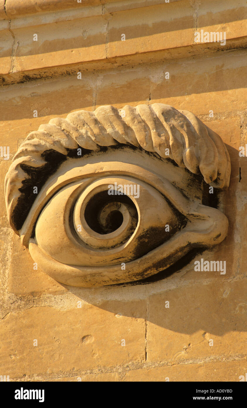 Eye carving hi-res stock photography and images - Alamy