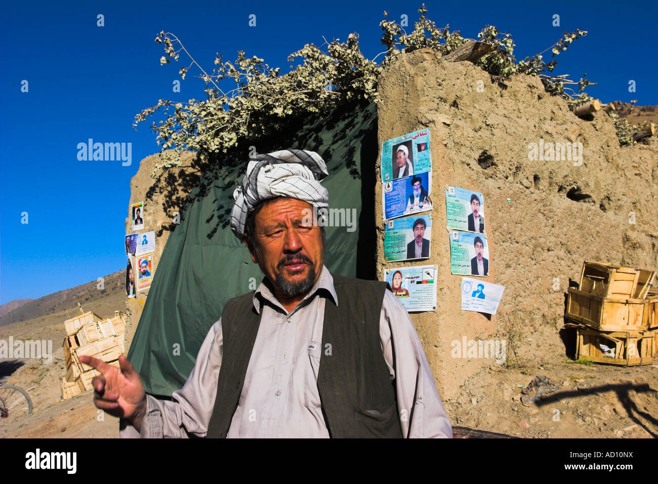Afghanistan bamiyan province bamiyan man hi-res stock photography and ...
