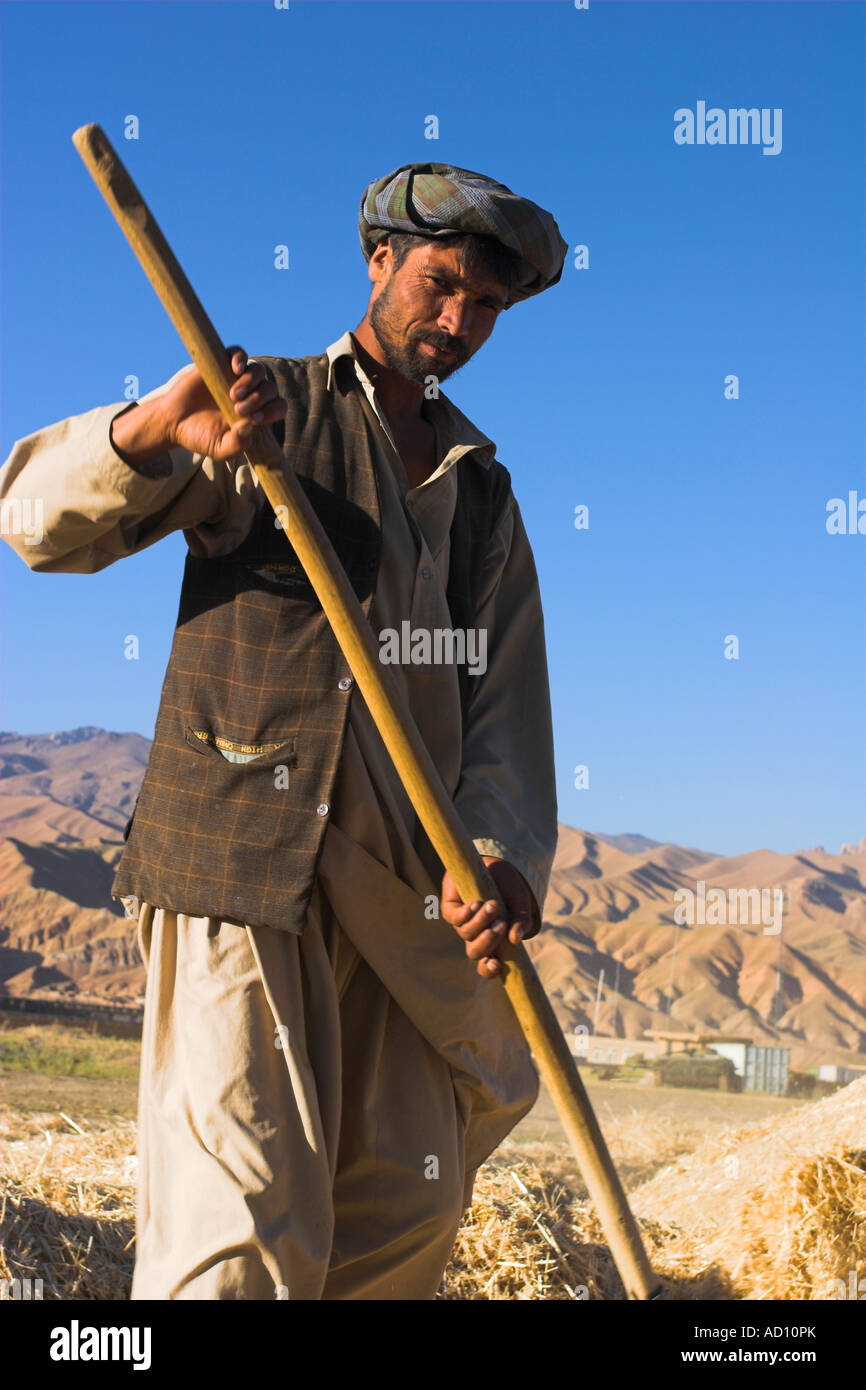 Afghanistan bamiyan province bamiyan man hi-res stock photography and ...