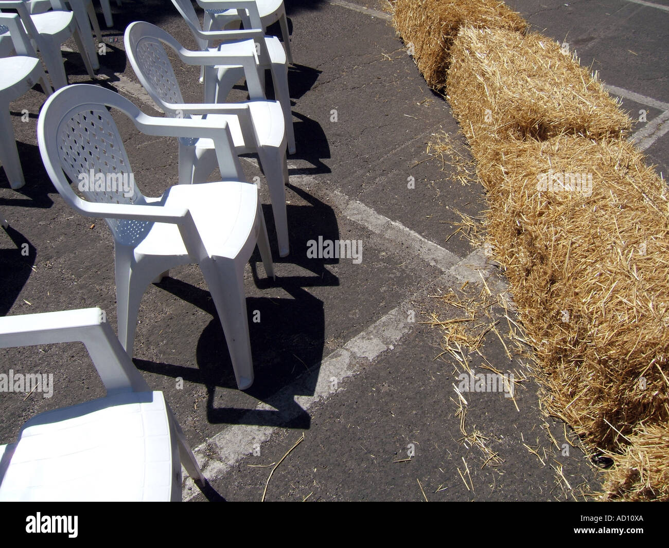 straw bales used as crash barrier on racing track Stock Photo - Alamy