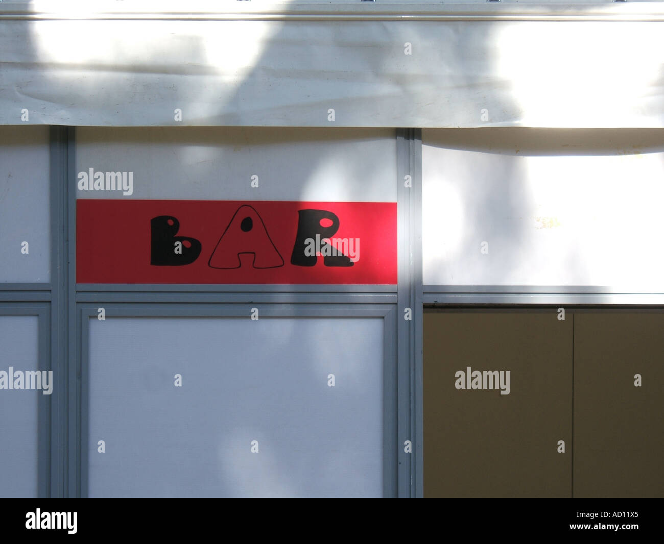 Sign notice front words letters hi-res stock photography and images - Alamy