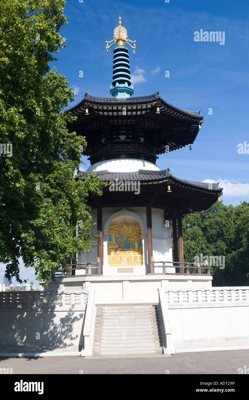 The Peace Pagoda Battersea Park London England Stock Photo - Alamy
