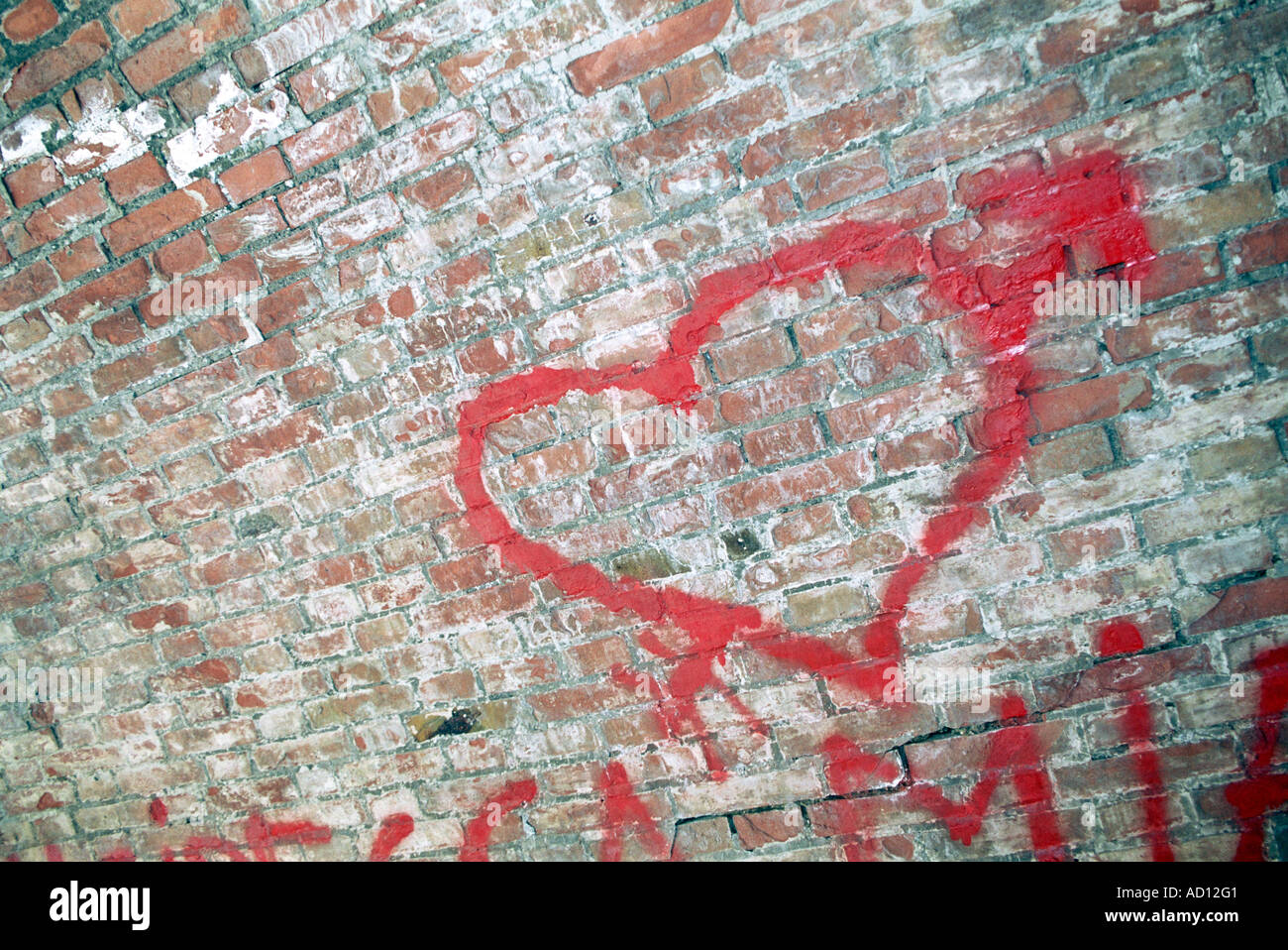 heart graffiti on wall Stock Photo - Alamy
