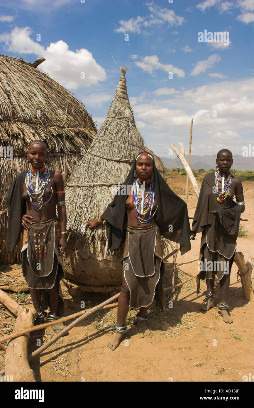 Ethiopia, Lower Omo Valley, Ari women Stock Photo - Alamy