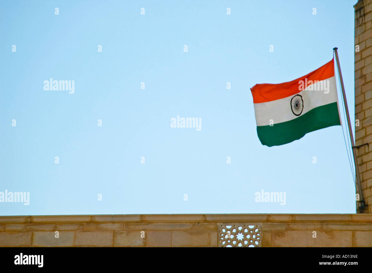 Sun representation icon hi-res stock photography and images - Alamy