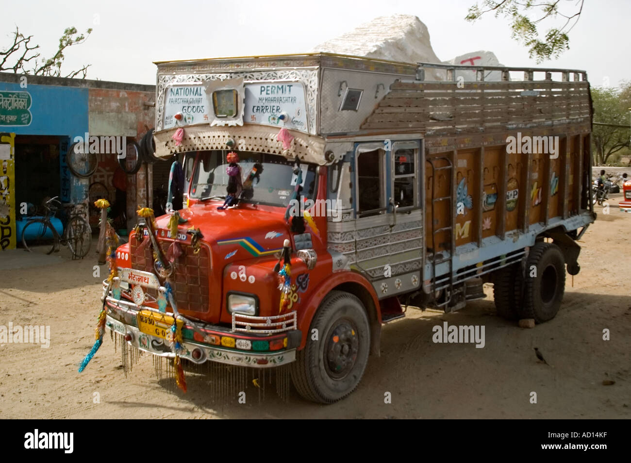 Heavy Goods Vehicle Side View High Resolution Stock Photography and ...