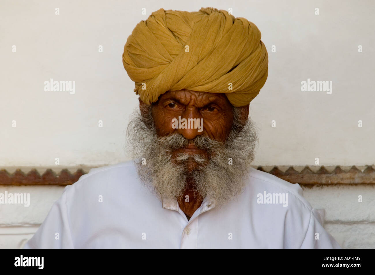 Grumpy old man funny hi-res stock photography and images - Alamy