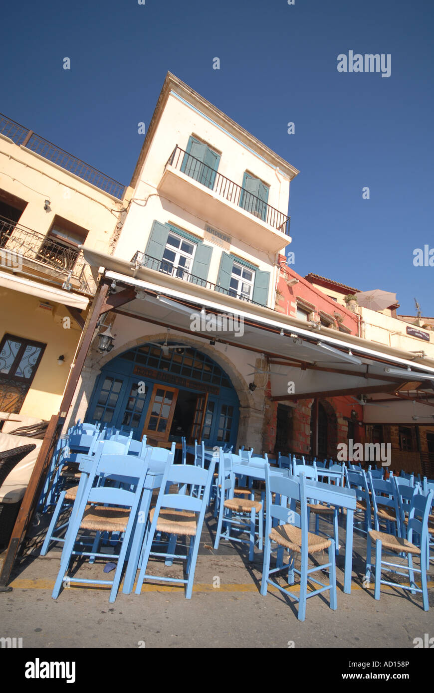 CRETE Taverna by the outer harbour in Hania Stock Photo - Alamy