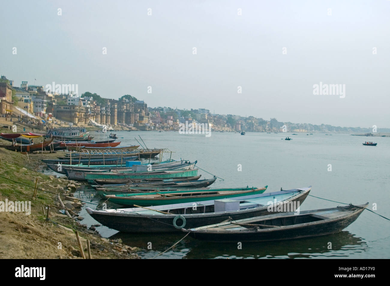 Horizontal wide angle view of early morning over the river Ganges Stock ...