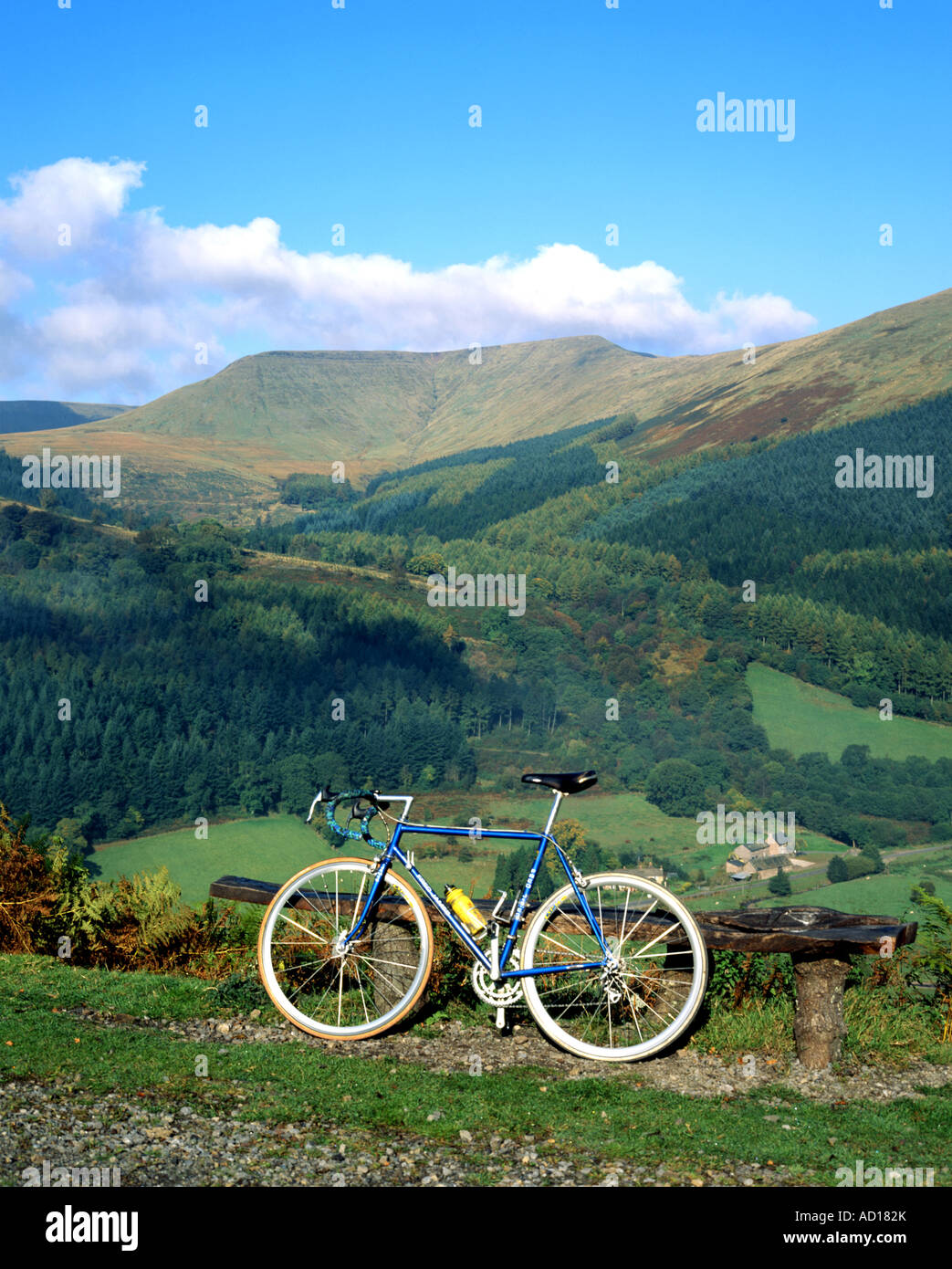 bike and waun rydd from the taff trail torpantau brecon beacons ...