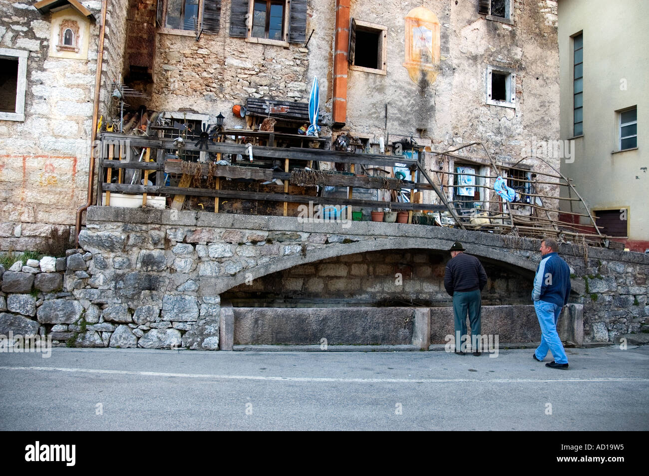 Erto hi-res stock photography and images - Alamy