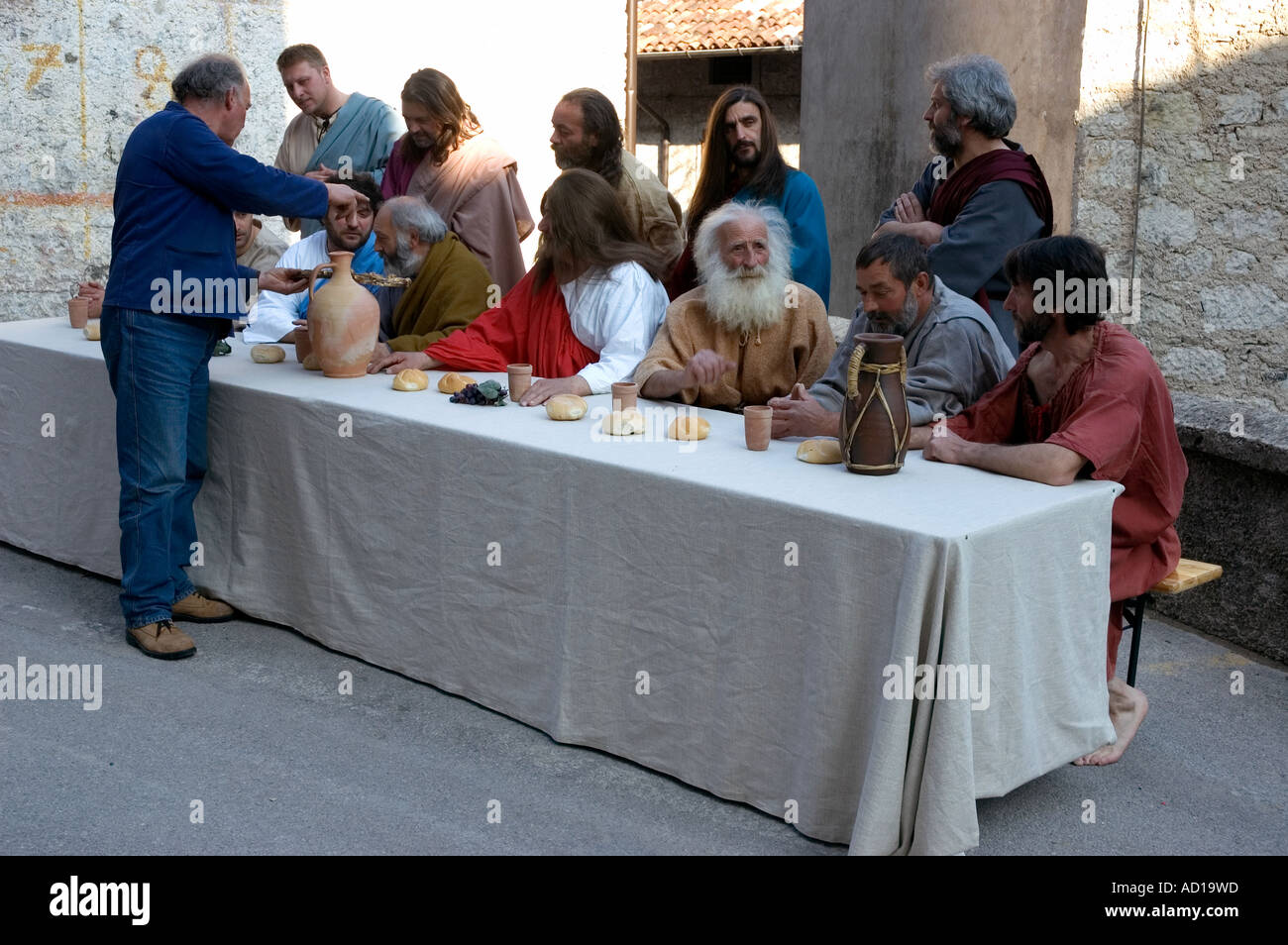 Procession of the 12 apostles hi-res stock photography and images - Alamy