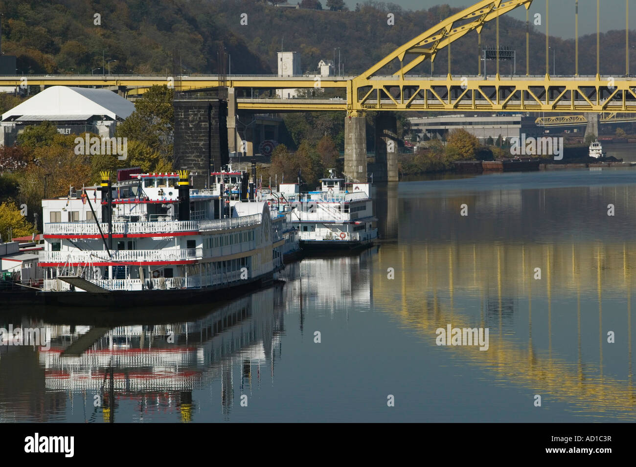 Riverboats along Monongahela River, Pittsburgh, Pennsylvania, USA Stock ...