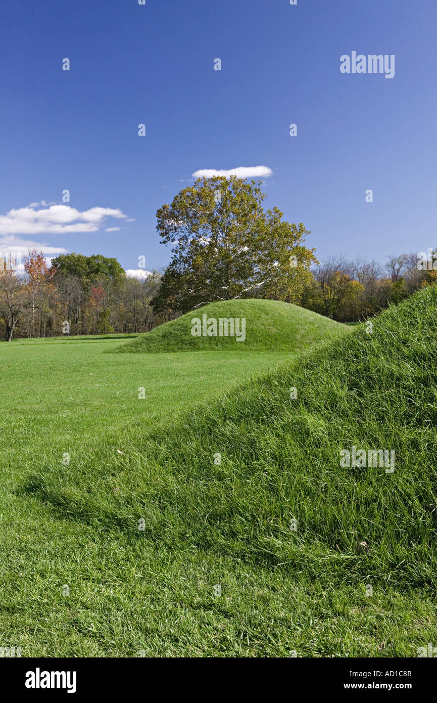 Hopewell Indian burial mounds, Chillicothe, Ohio, USA Stock Photo - Alamy