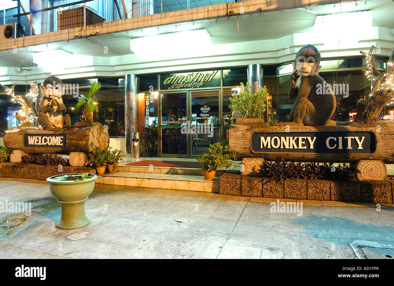 Monkey City Lopburi Thailand Stock Photo - Alamy