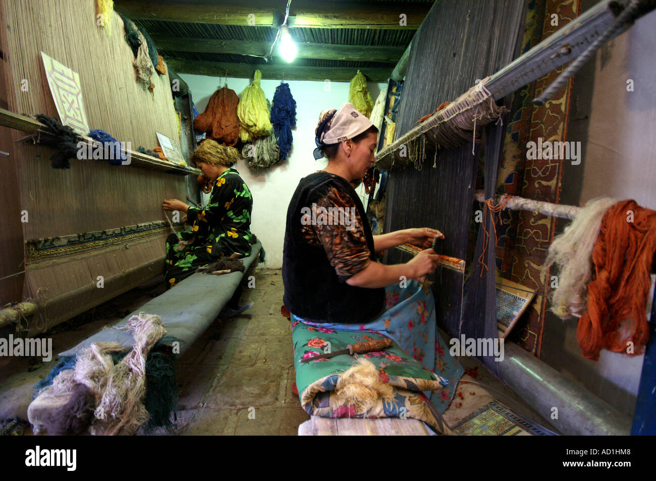 Carpet weavers hi-res stock photography and images - Alamy