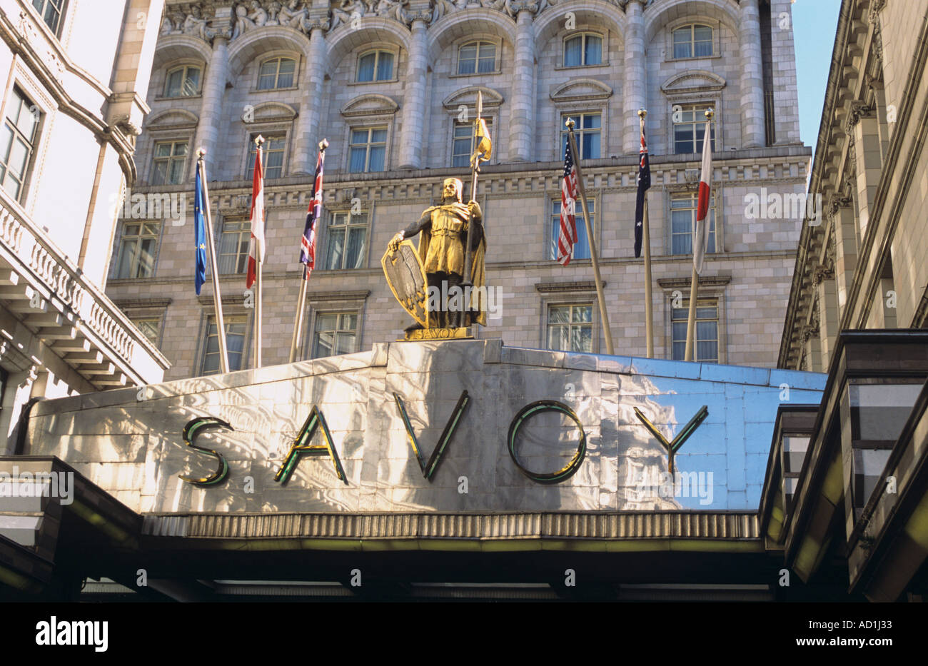 At the savoy hotel hi-res stock photography and images - Alamy