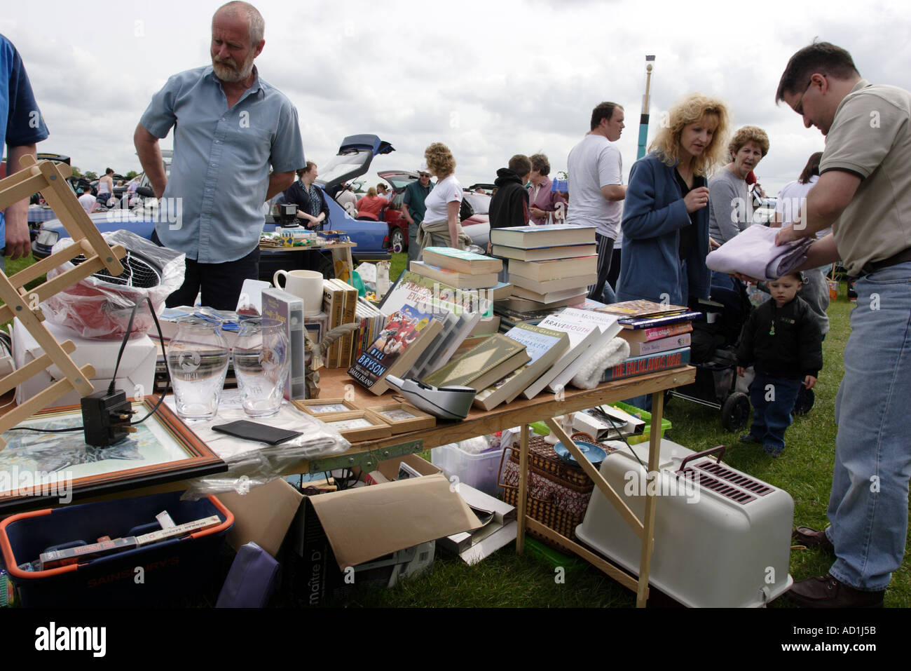 Car boot sale Stock Photo - Alamy