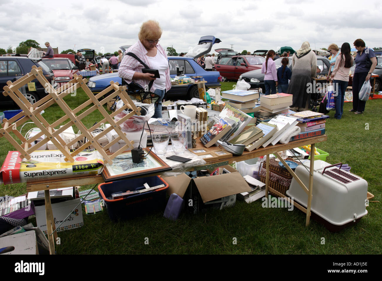 Car boot sale Stock Photo - Alamy