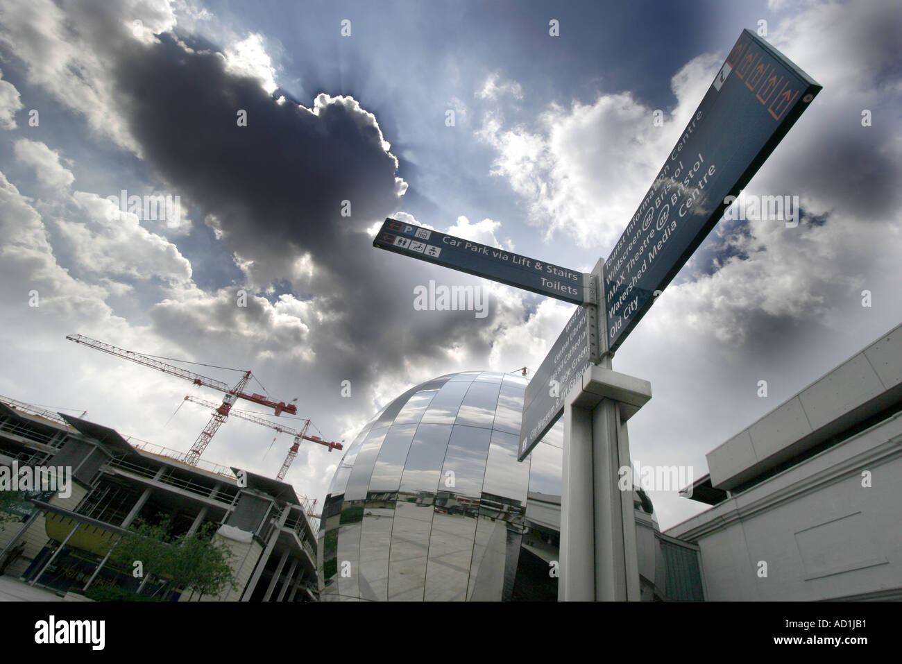 Large metal signs hi-res stock photography and images - Alamy