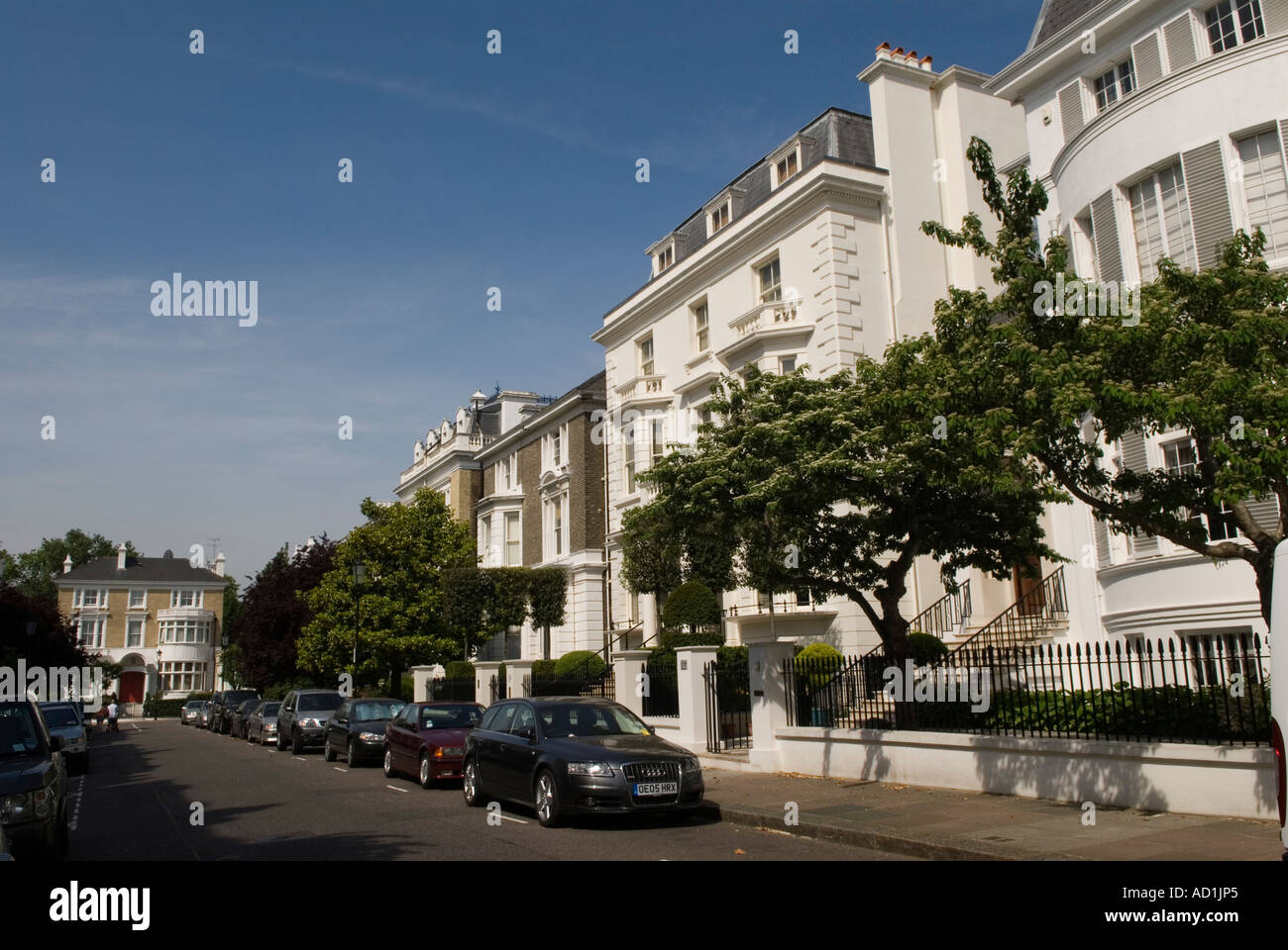 Upper phillimore gardens kensington hi-res stock photography and images ...