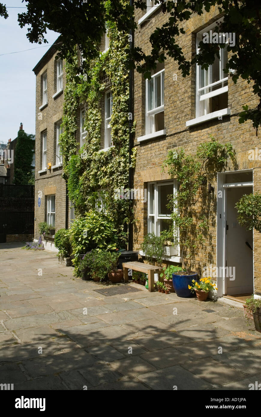 Kensington church walk hi-res stock photography and images - Alamy