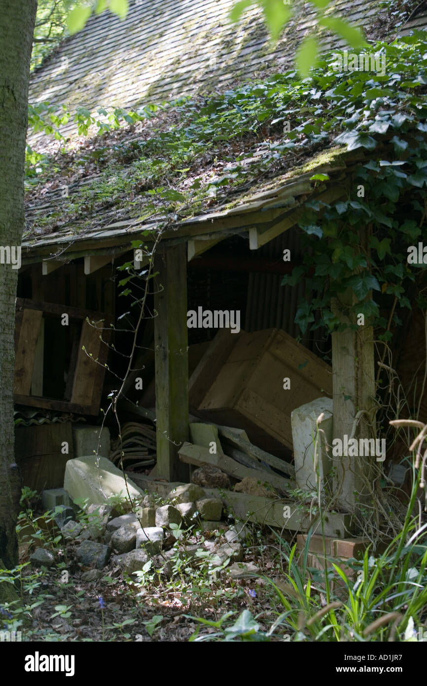 Old wood shed Stock Photo - Alamy