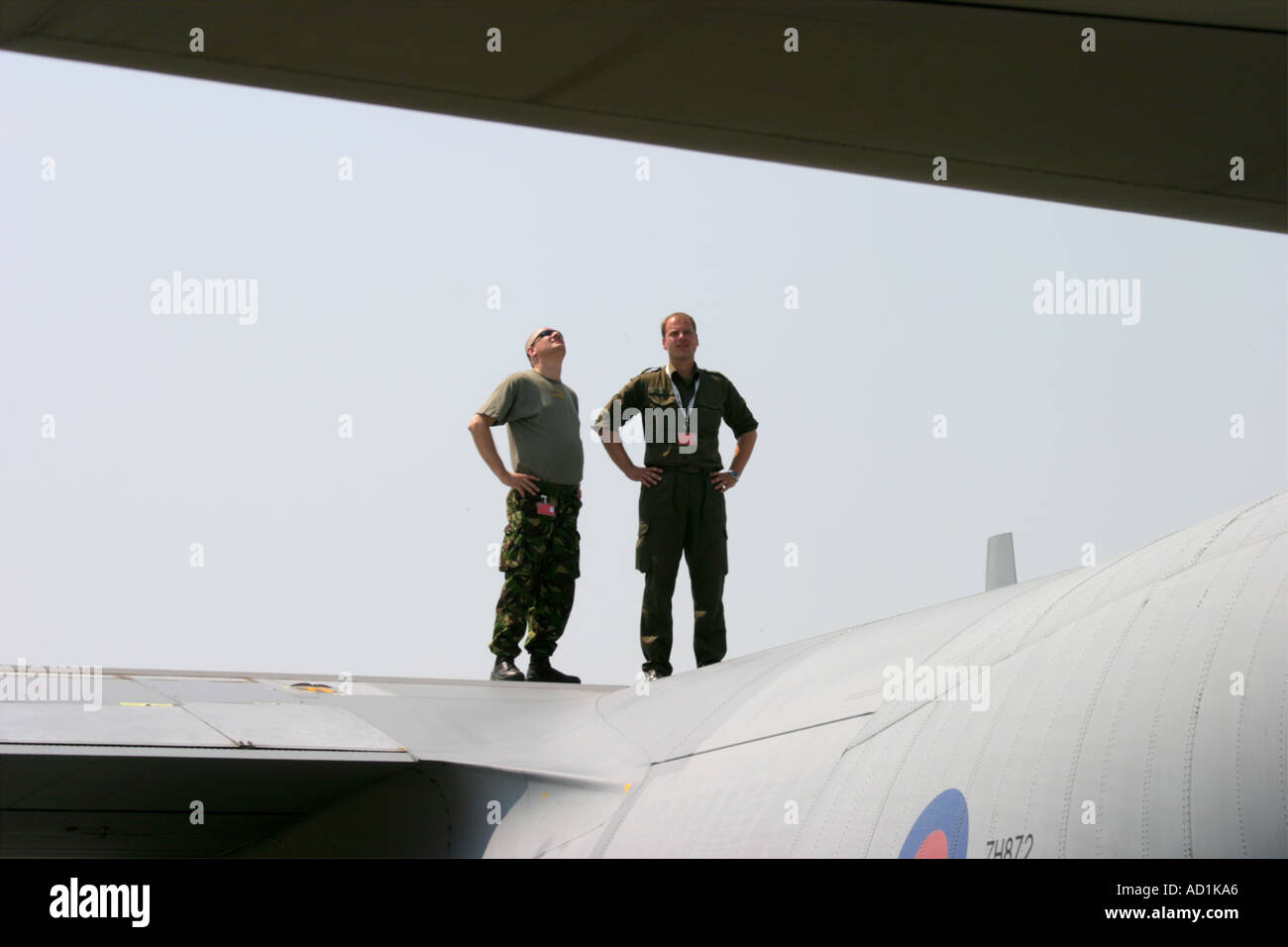 Military Mechanics High Resolution Stock Photography and Images - Alamy