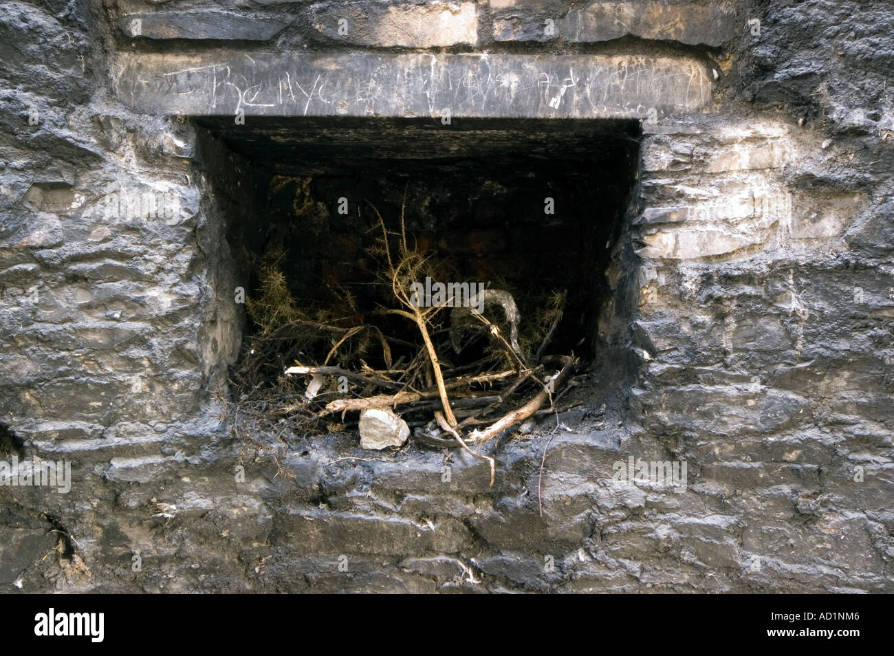 Old fireplace fire chimney hi-res stock photography and images - Alamy