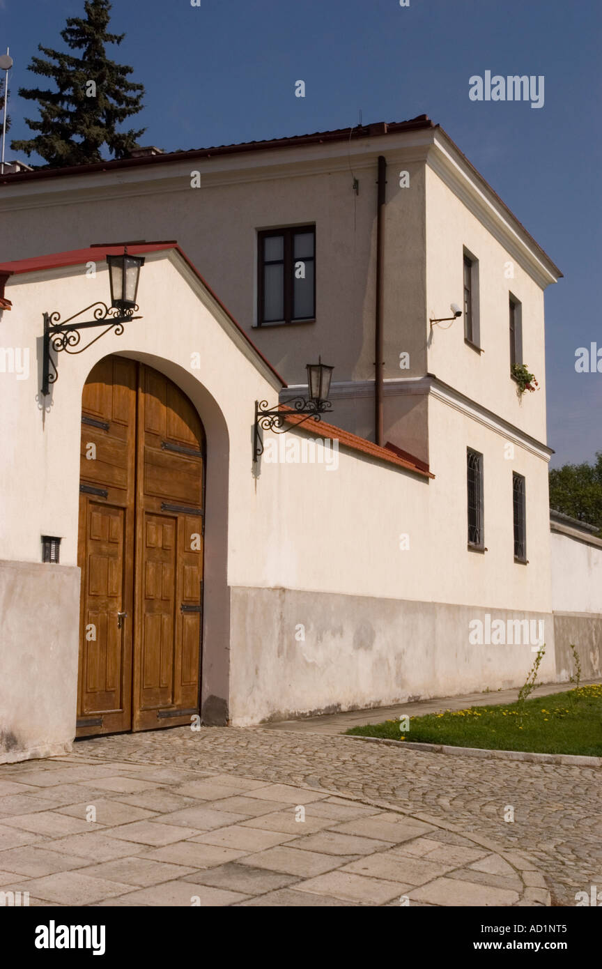 Old white gate hi-res stock photography and images - Alamy